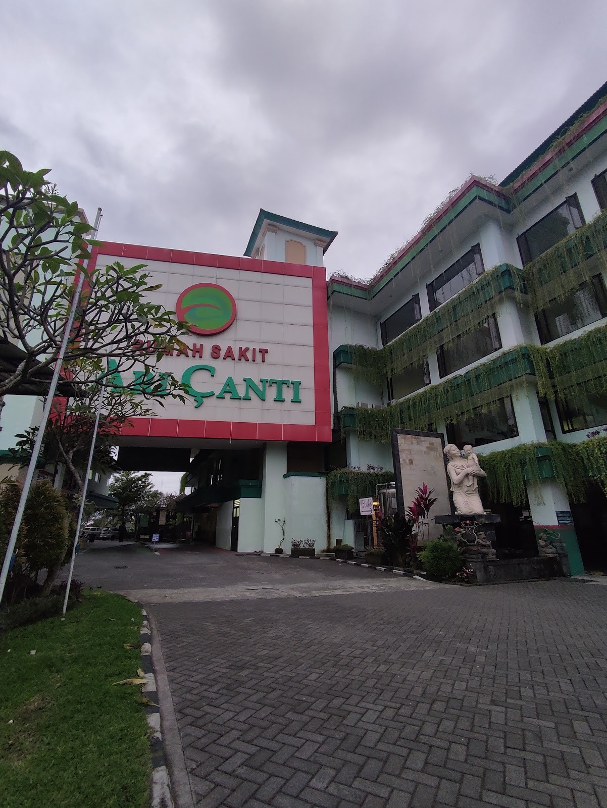Ari Canti Hospital in Bali