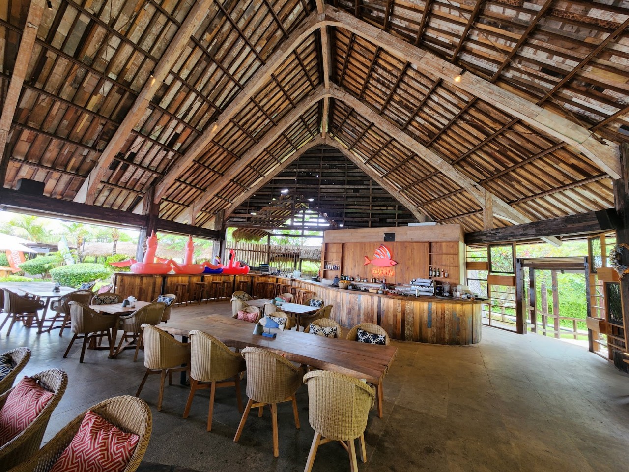 Roosterfish Beach Club, Restaurant in Bali
