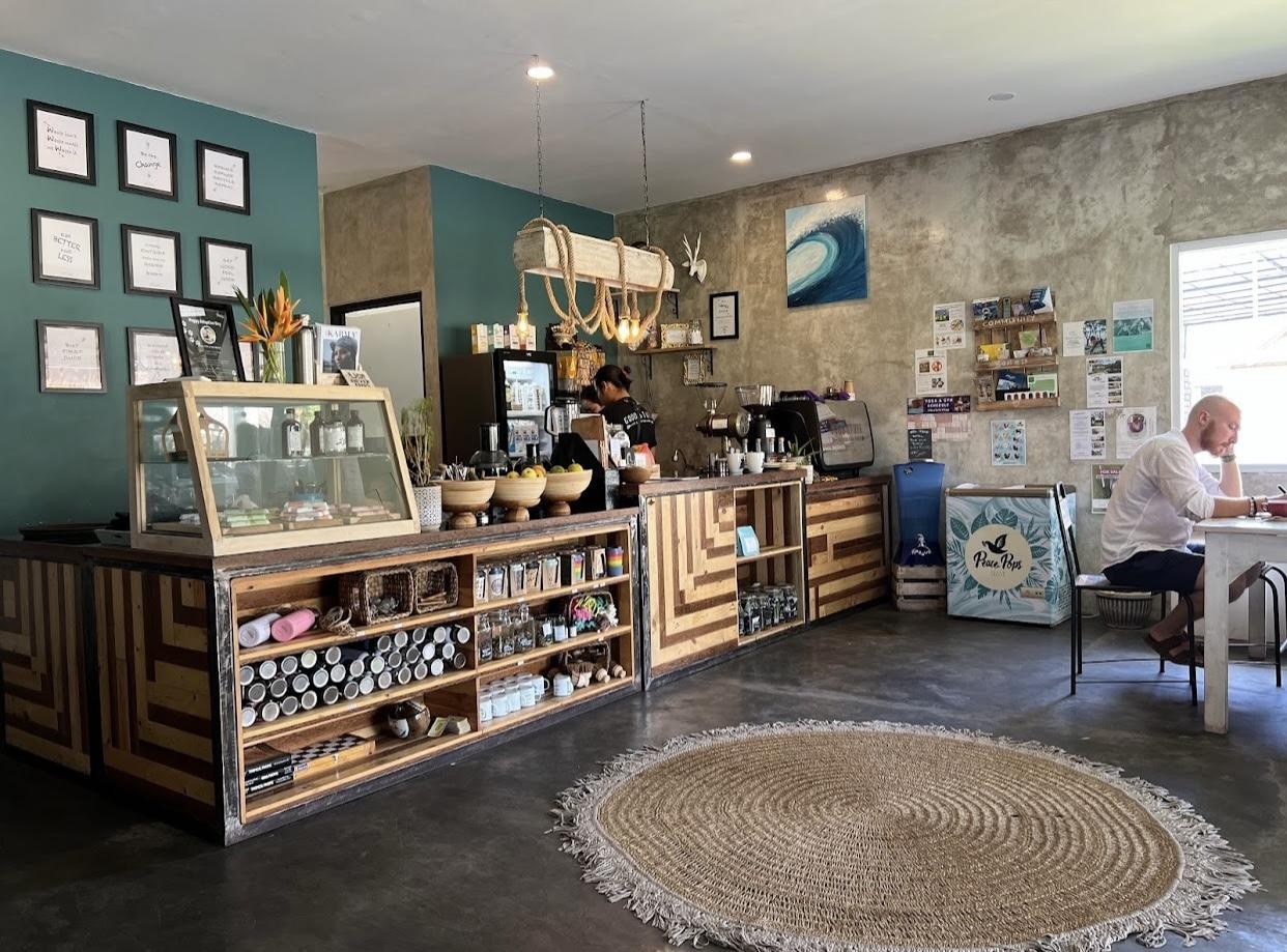 Good Stuff Cafe & Eco store Amed, Shop in Bali