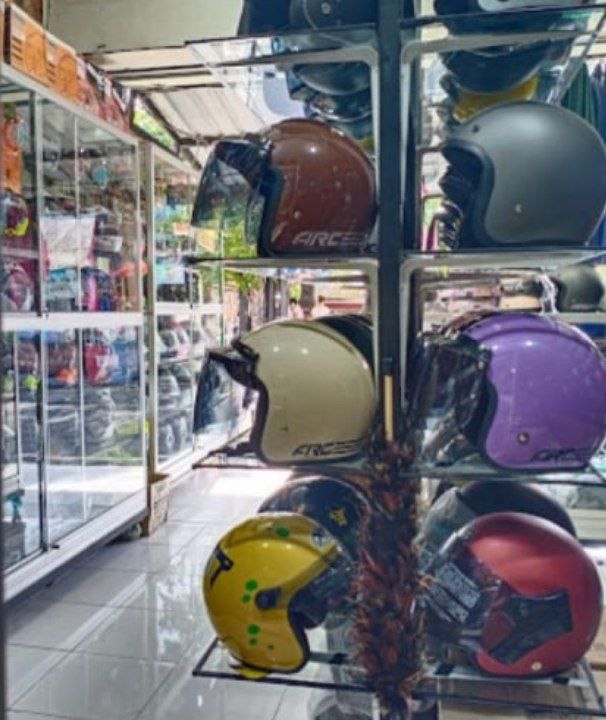 Rafif helm, Shop in Bali