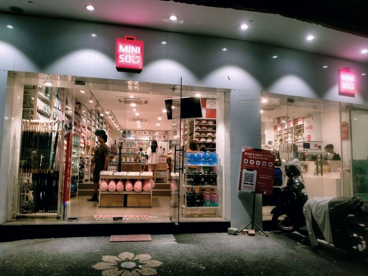Miniso, Shop in Bali