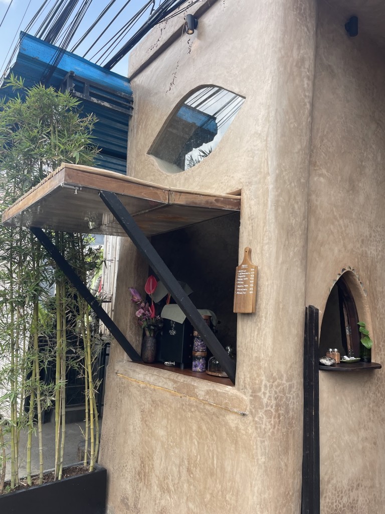 Abracadabra at Mu Bungalow, Restaurant in Bali