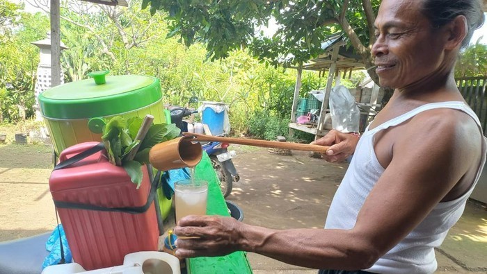 Bali's Traditional Spirit: A Review of Tuak - Bali.live