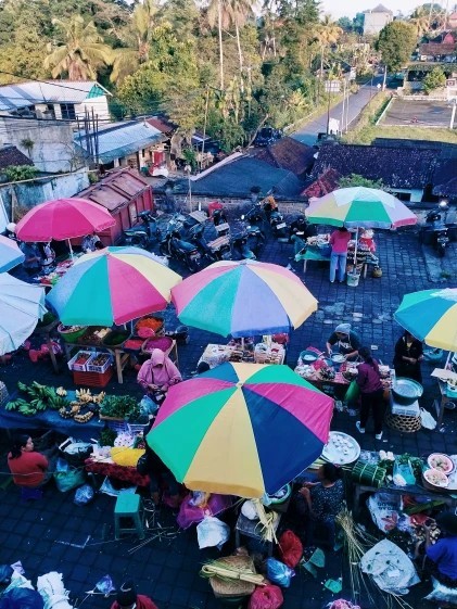 Food markets and stores in Ubud. Where to buy fruits and vegetables in ...